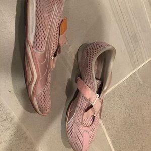 Puma | Shoes | No Lace Sneakers | Poshmark